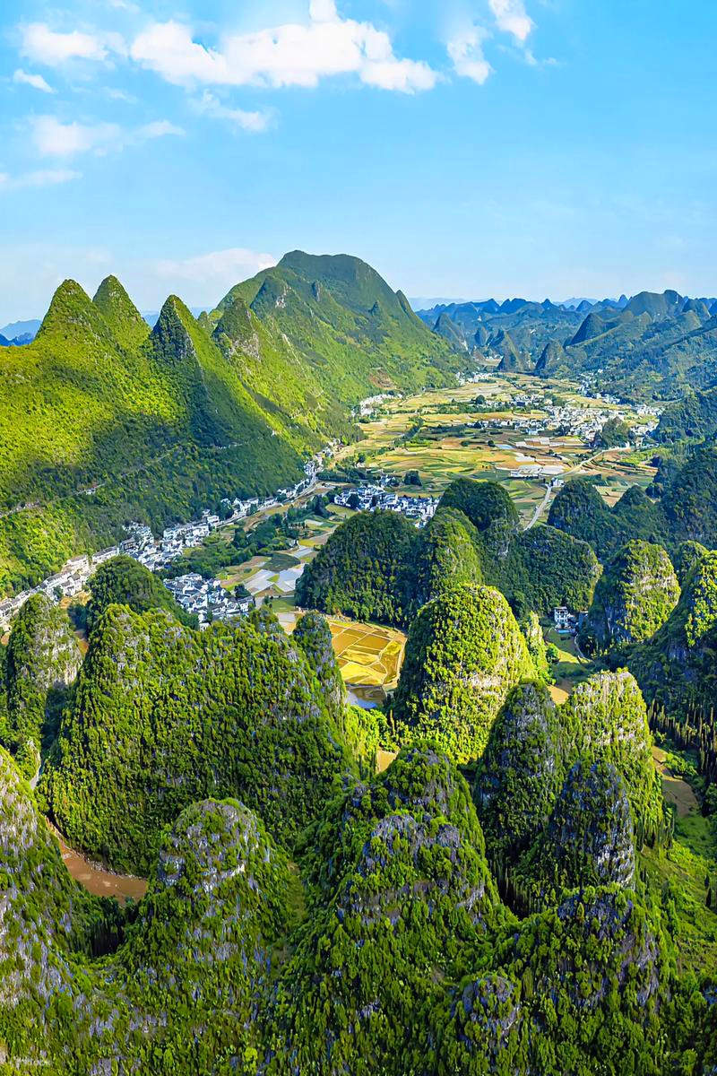 Guizhou Peak Forest Hot Summer · Summer Vacation in Southwest Guizhou ...